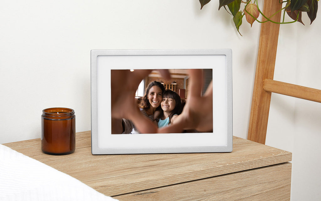 Digital Picture Frames | Skylight Frame