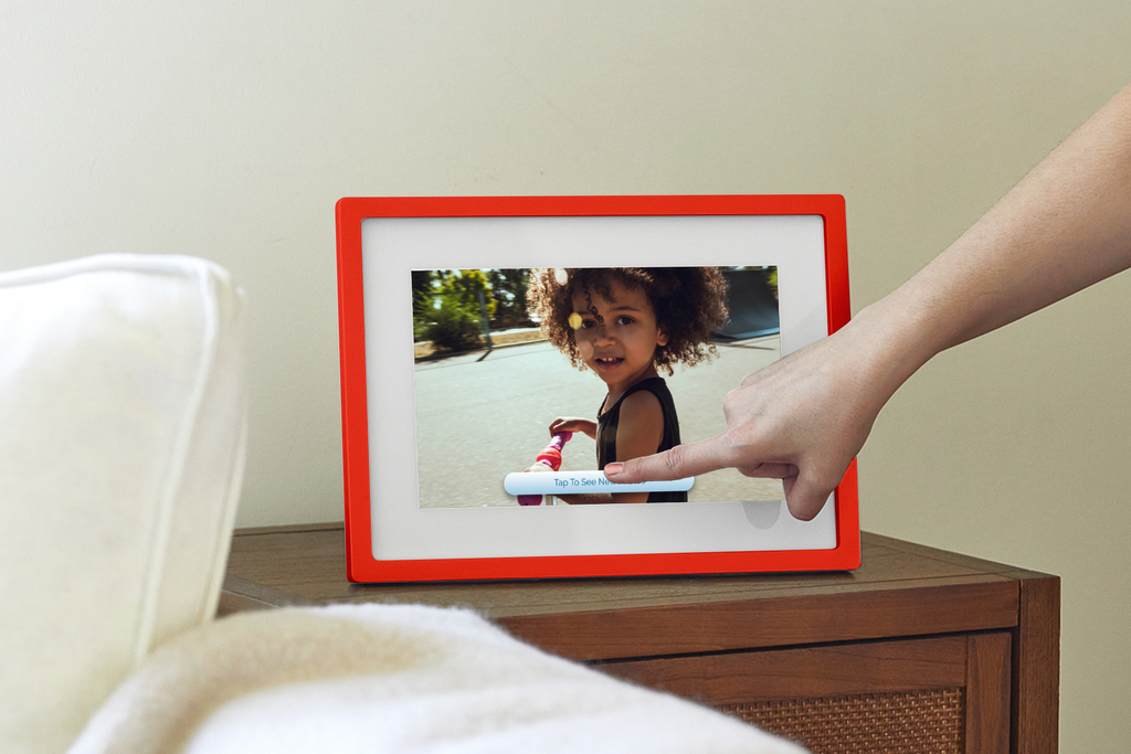 Digital Picture Frames | Skylight Frame